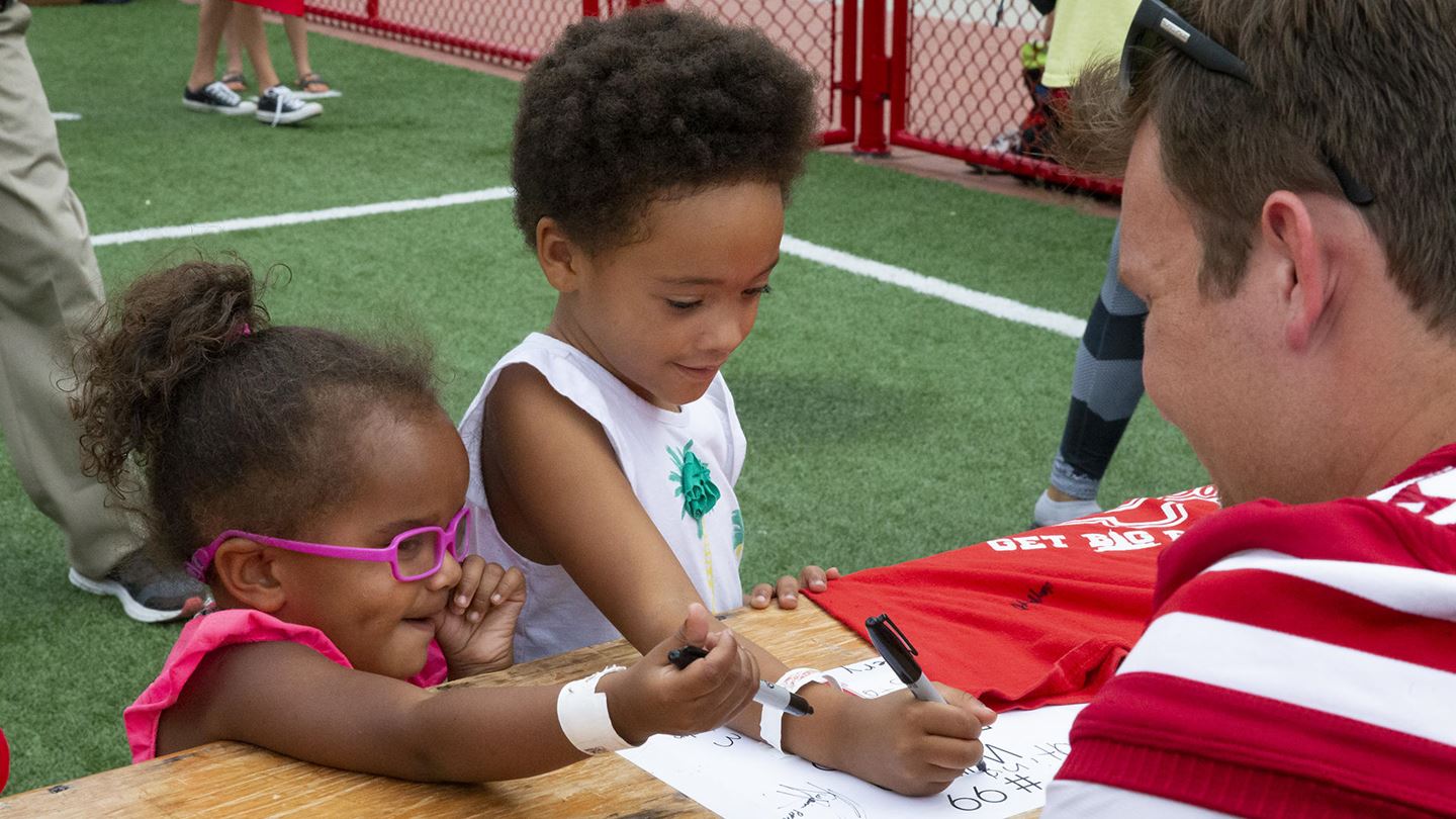 KTIC 840 AM/98.3 FM/98.7 FM - Fan Day Details Announced