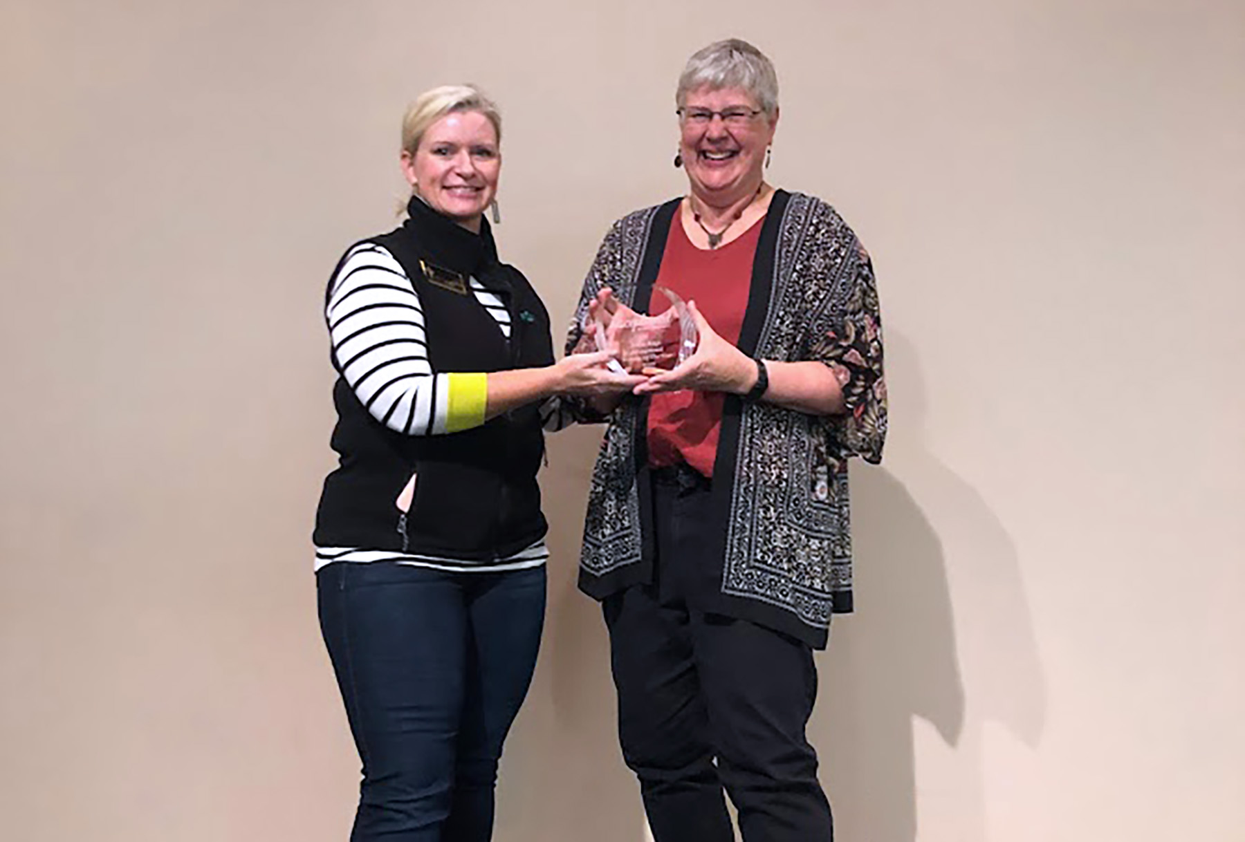 KTIC 840 AM/98.3 FM/98.7 FM - Elsmere rancher named Agceptional Woman ...