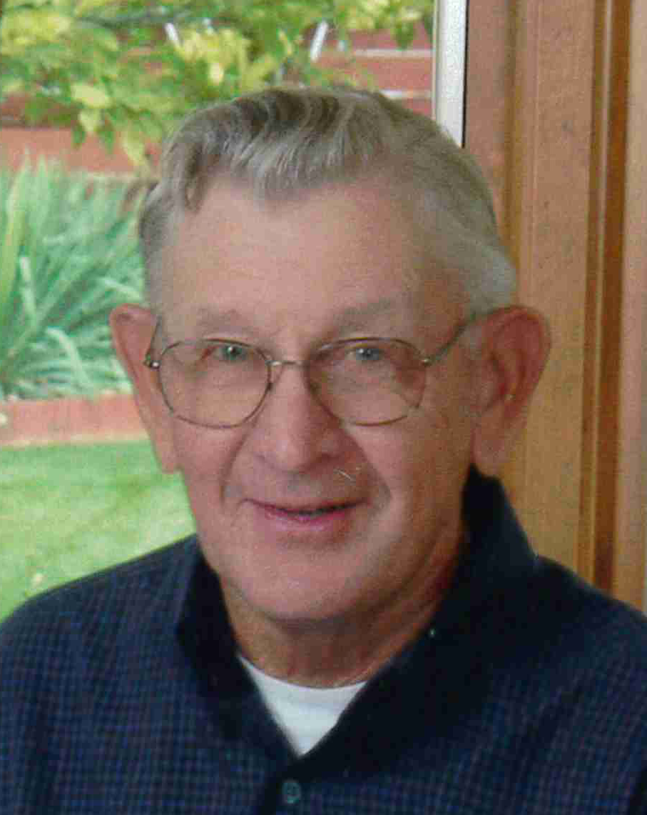 KUVR - Robert Lee “Bob” Ekberg, 92, of Holdrege