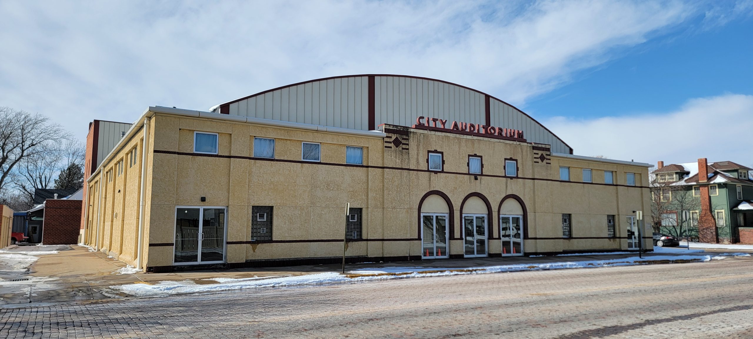 KUVR - City of Holdrege looks into options to improve City Auditorium