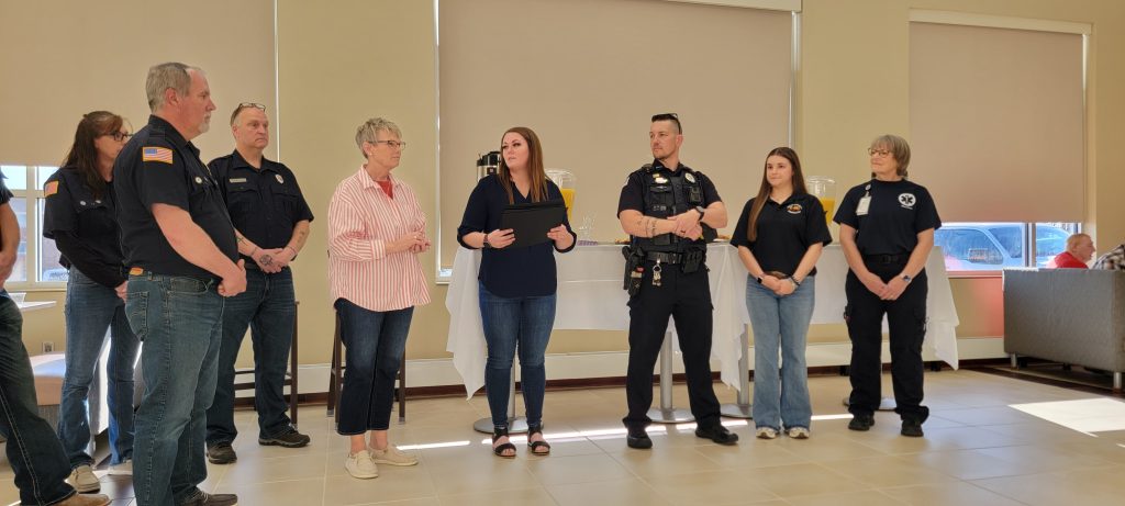KRVN 880 – KRVN 93.1 – KAMI - 9 first responders recognized for saving life