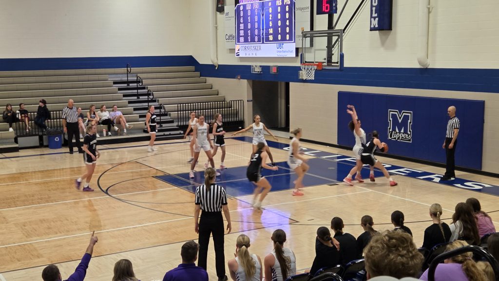KUVR - Dusters survive tough shooting night, advance to C1-9 finals