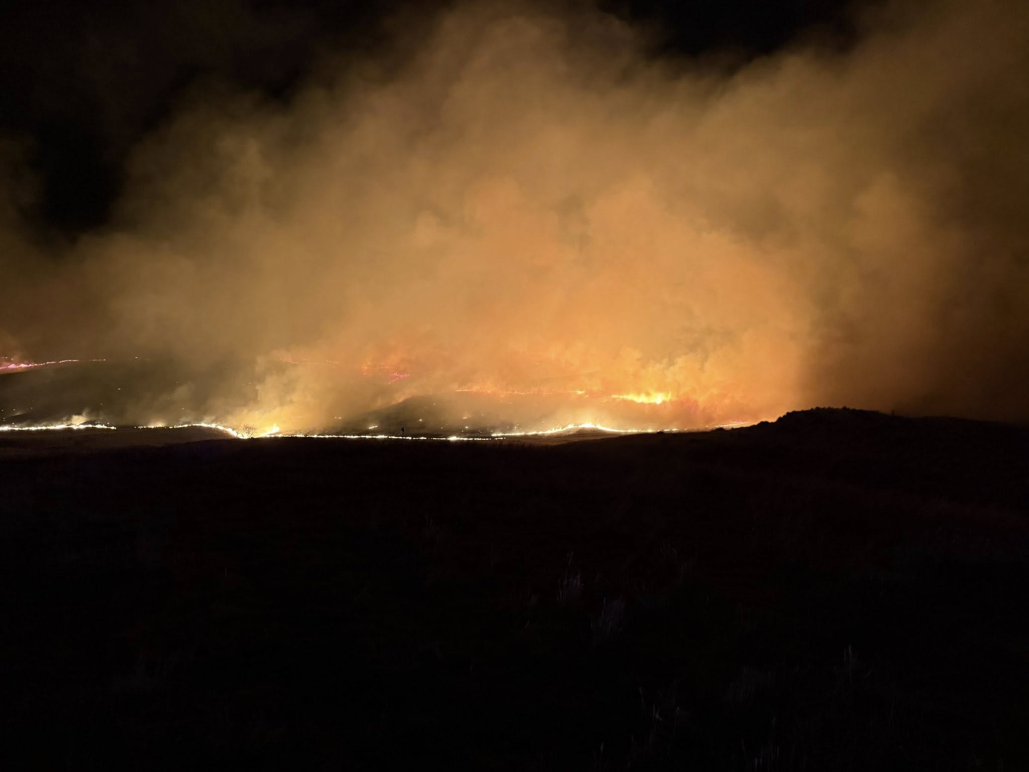 KRVN 880 – KRVN 93.1 – KAMI - Crews battle grass fire near Bertrand